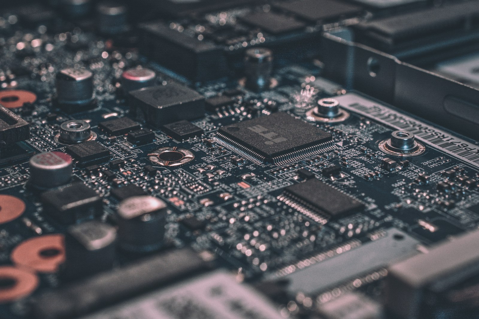 Apple-Intel Chip Deal 2026: What It Actually Means for Your Mac ...